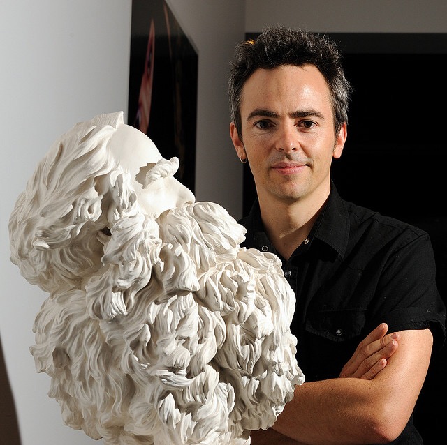 Las curiosas esculturas de Charles Robb – Política y otras cosas