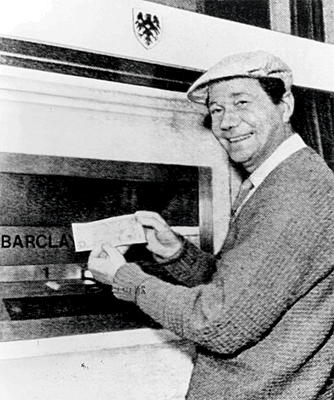 La interesante historia de los cajeros automáticos – Política y otras cosas